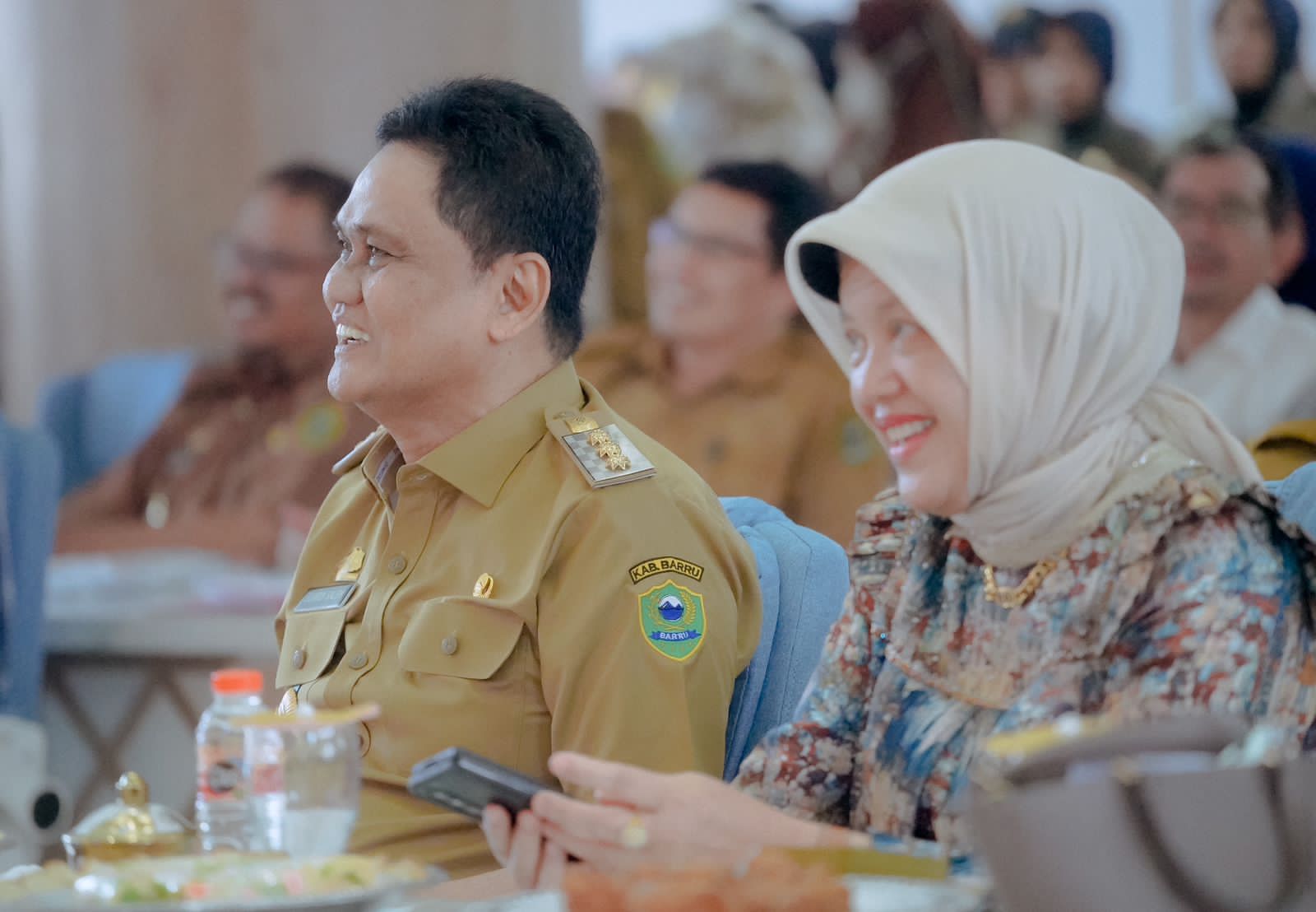 Semarak HUT Barru Ke-63, Lomba Nyanyi Karaoke antar OPD dilantai 6 MPP Kantor Bupati Barru ...